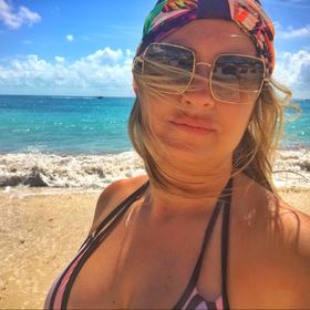 New Hot Sexy Daniela Duque Bikini Pics