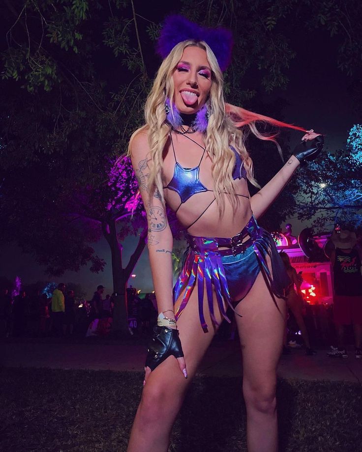 7 Hot Sexy Eptic Bikini Pics