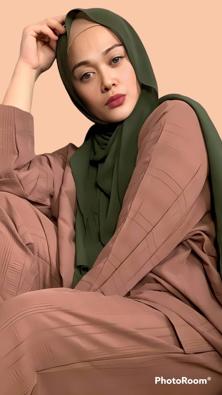 10 Hot Sexy Faye Kusairi Bikini Pics