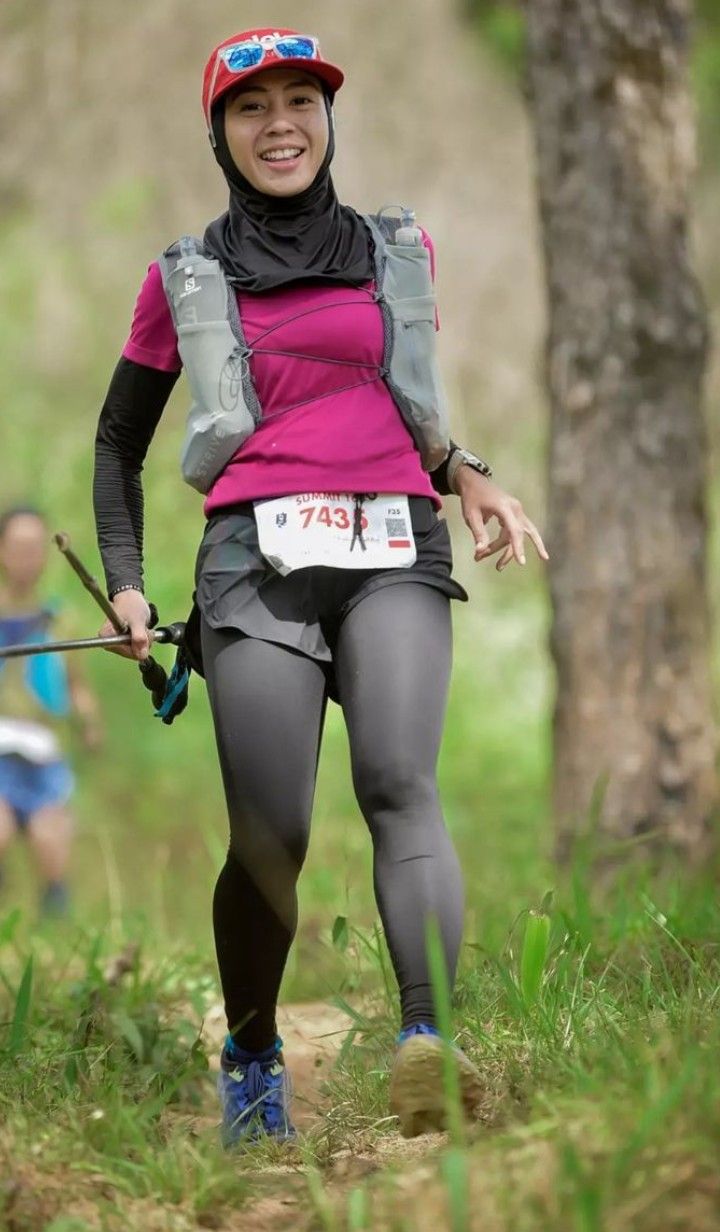 10 Hot Sexy Faye Kusairi Bikini Pics