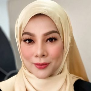 10 Hot Sexy Faye Kusairi Bikini Pics