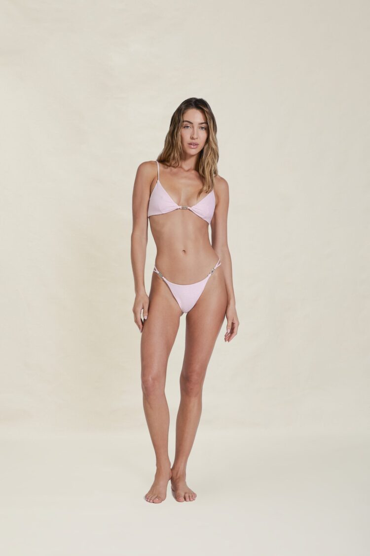 9 Hot Sexy Gen Evieve Bikini Pics