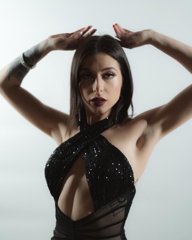 10 Hot Sexy Daniela Sofia Bragagnolo Bikini Pics