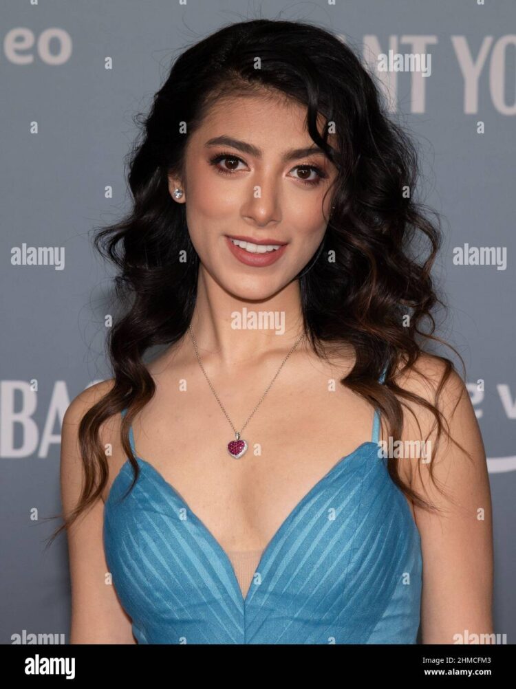 4 Hot Sexy Giselle Torres Bikini Pics