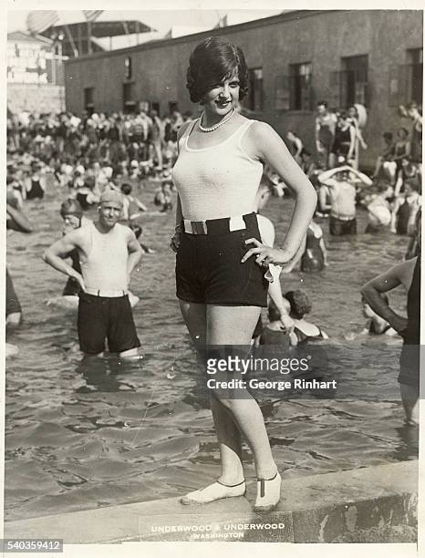 8 Hot Sexy Gladys George Bikini Pics