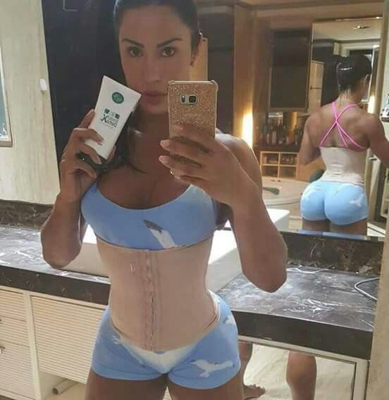 6 Hot Sexy Heather Banie Bikini Pics