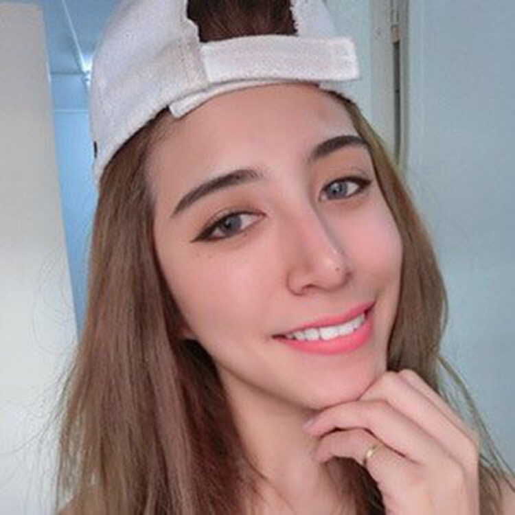 10 Hot Sexy Inthira Kalanjiam Bikini Pics