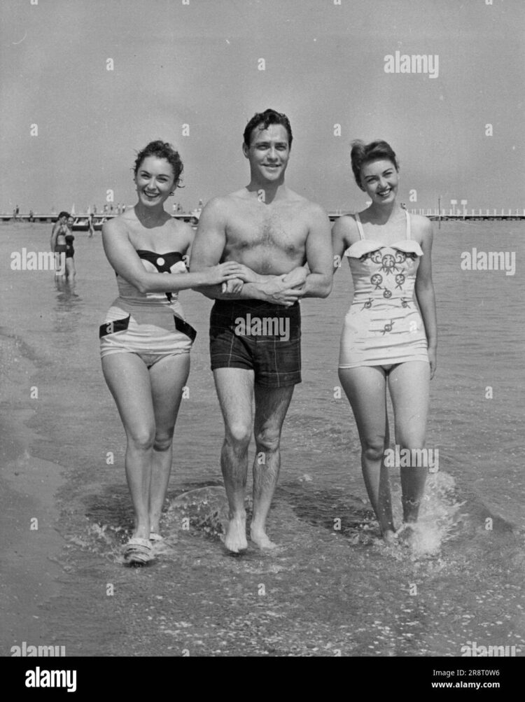 5 Hot Sexy Irene Berni Bikini Pics