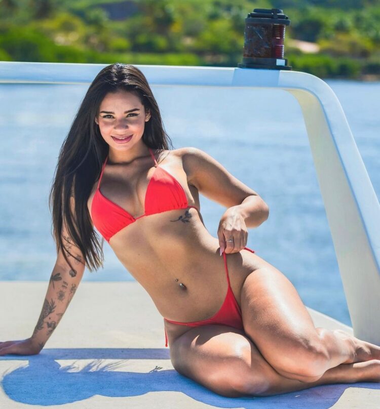 6 Hot Sexy Isabella Duarte Bikini Pics