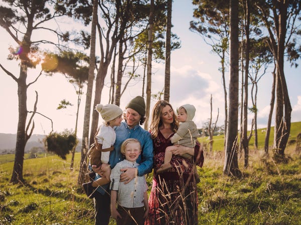 7 Hot Sexy Isobel Benesch Bikini Pics