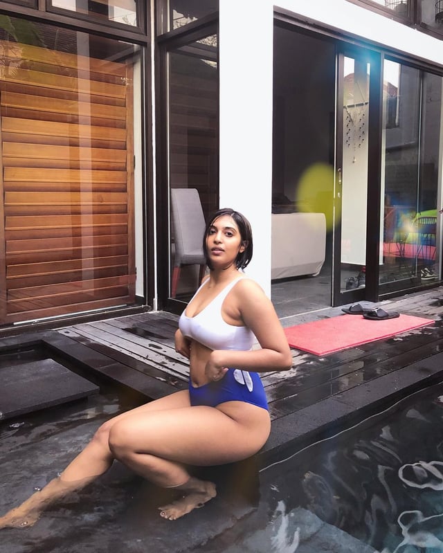 6 Hot Sexy Israa Othman Bikini Pics