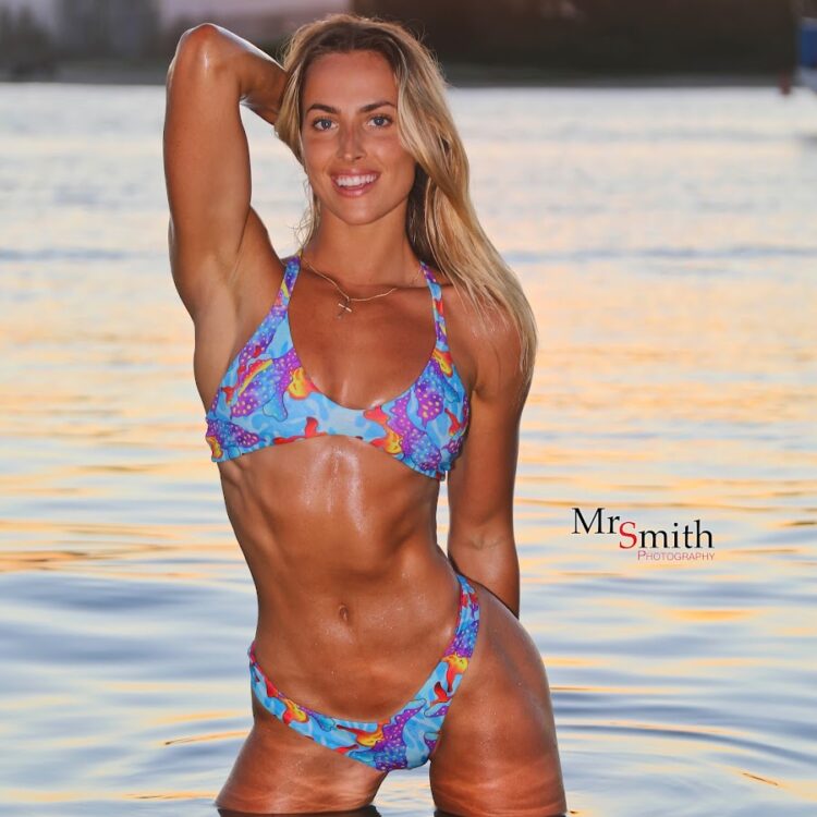 5 Hot Sexy Jasmine Vlogs Bikini Pics