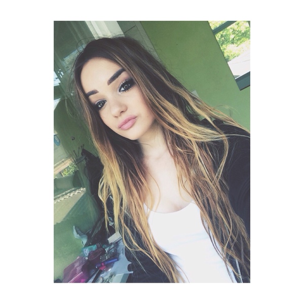 10 Hot Sexy Jennifer Jeketa Bikini Pics