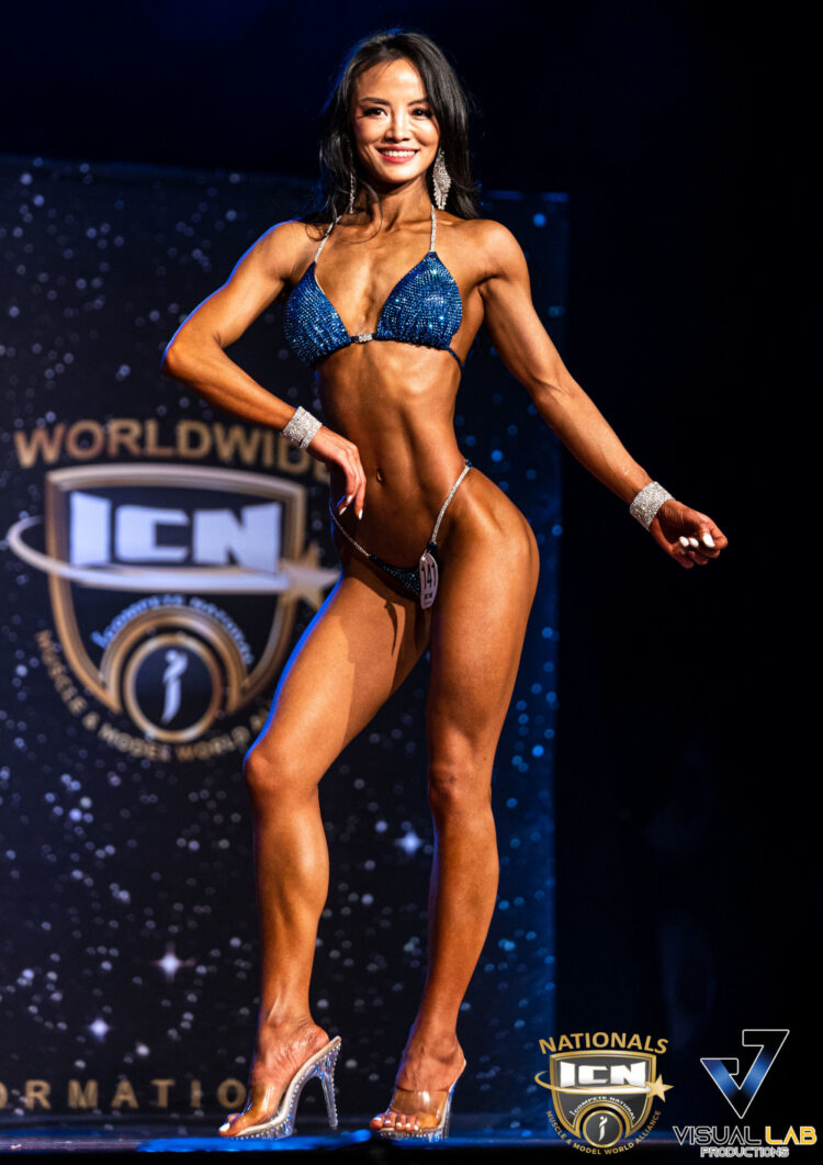 4 Hot Sexy Jessie Zhang Bikini Pics