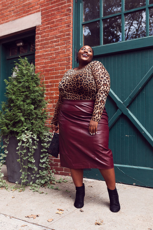 8 Hot Sexy Jezra Matthews Bikini Pics