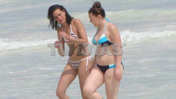 8 Hot Sexy Joy Huerta Bikini Pics