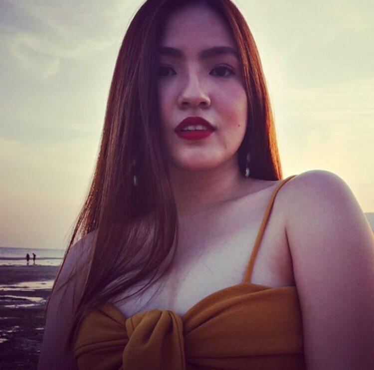 7 Hot Sexy Joyce Ching Bikini Pics