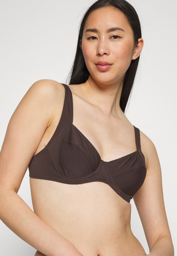 9 Hot Sexy Juce Pauline Bikini Pics