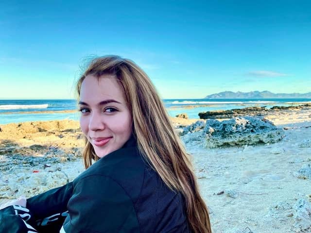 6 Hot Sexy Julia Martins Bikini Pics