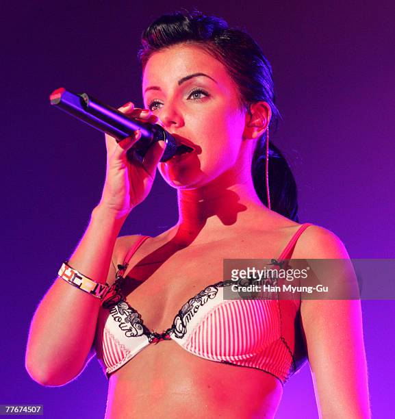 8 Hot Sexy Julia Volkova Bikini Pics