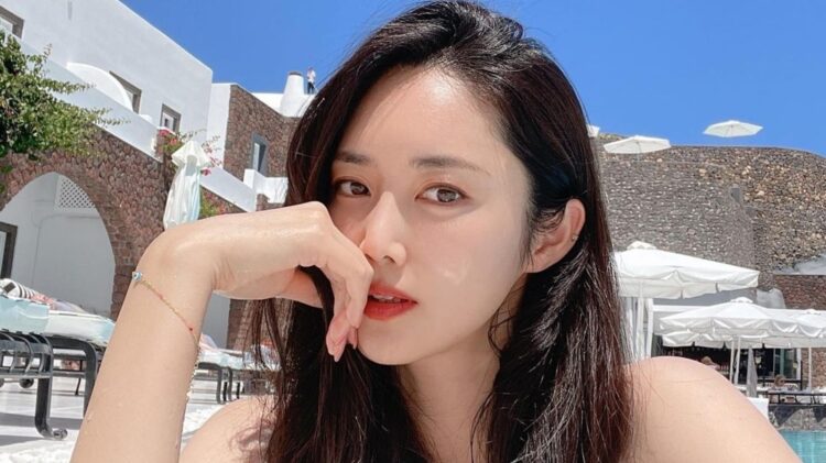 7 Hot Sexy Jung Yeon-joo Bikini Pics