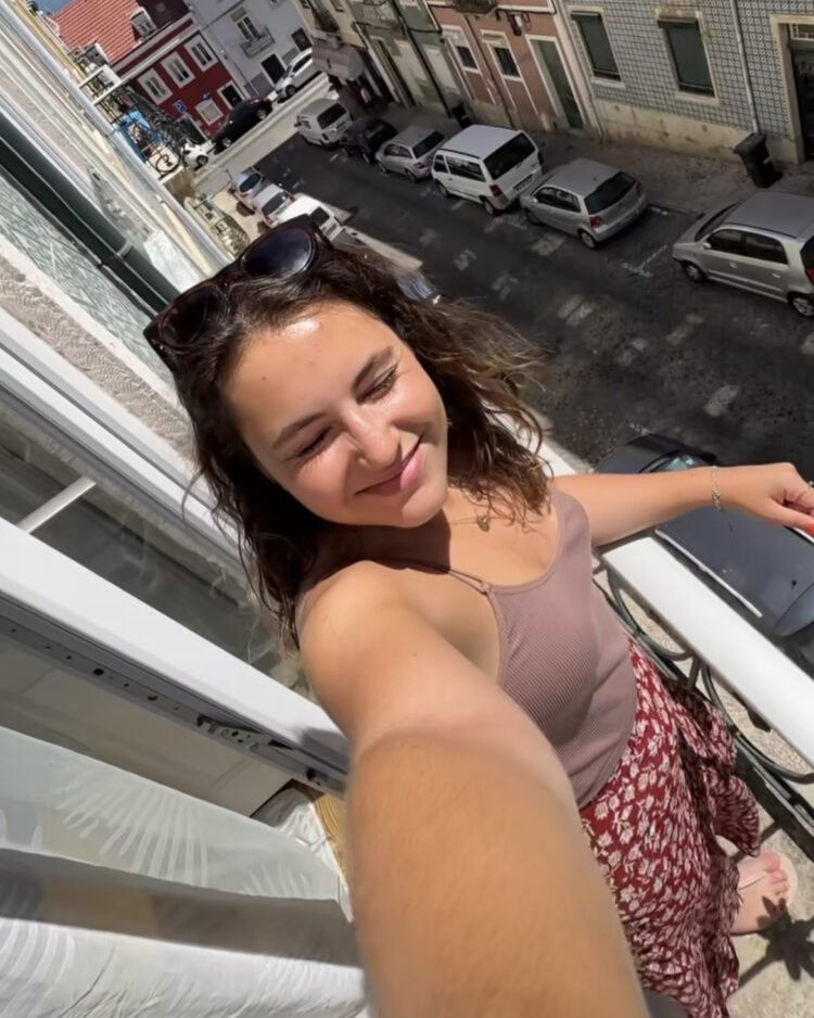 6 Hot Sexy Kalina Benhamou Bikini Pics