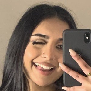 5 Hot Sexy Kammy Makora Bikini Pics