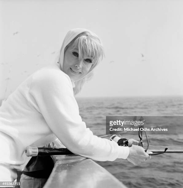 8 Hot Sexy Karen Steele Bikini Pics