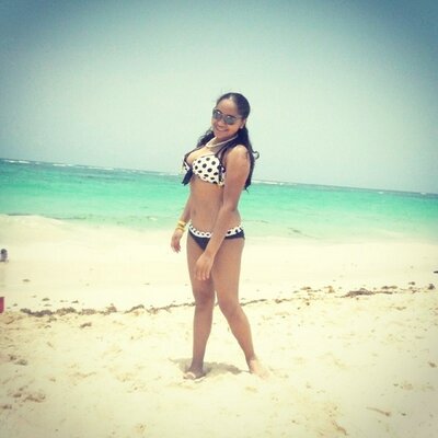 8 Hot Sexy Karla Lopez Bikini Pics