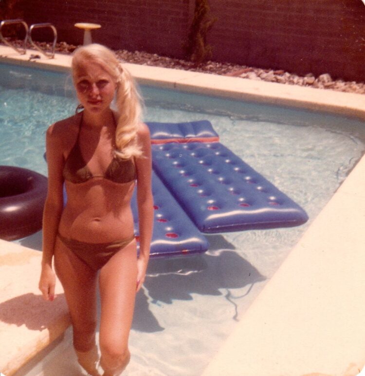 9 Hot Sexy Kathy Baker Bikini Pics