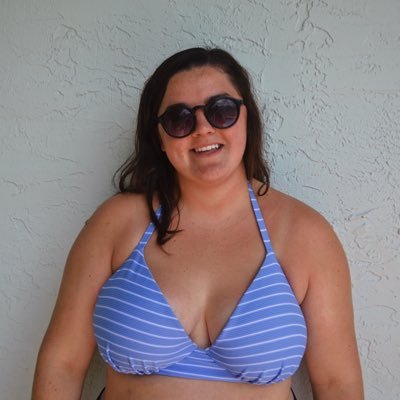 7 Hot Sexy Katie Cummings Bikini Pics