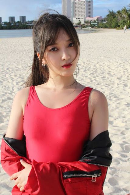 9 Hot Sexy Kim Chanmi Bikini Pics