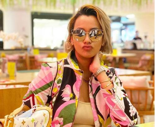 5 Hot Sexy Kimmy Yang Bikini Pics