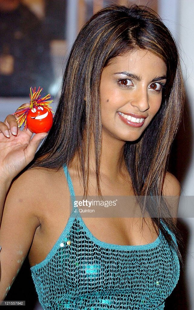 10 Hot Sexy Konnie Huq Bikini Pics