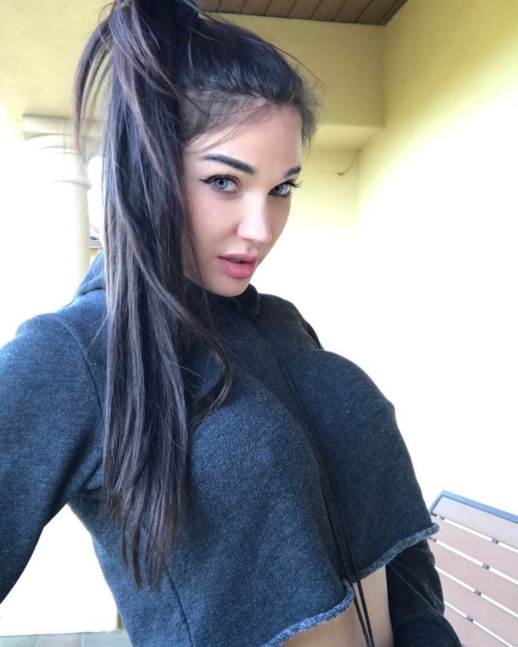 9 Hot Sexy Kristina Basham Bikini Pics