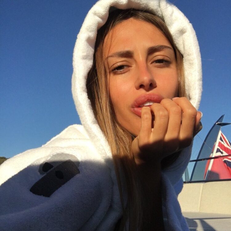 6 Hot Sexy Kristina Rudy Bikini Pics