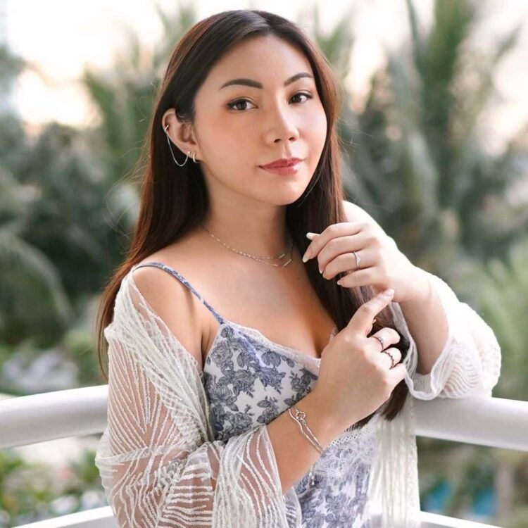 6 Hot Sexy Kyra Nayda Bikini Pics