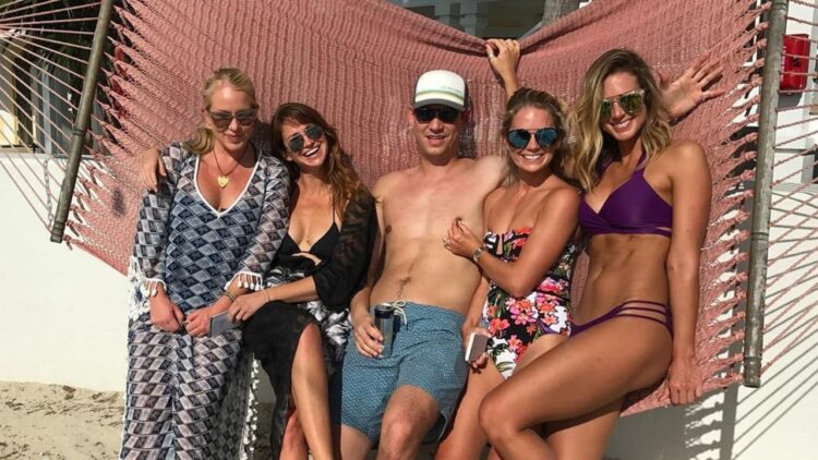 8 Hot Sexy Landon Clements Bikini Pics