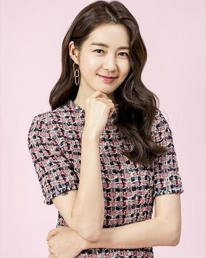 8 Hot Sexy Lee Yo-won Bikini Pics