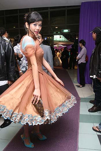 9 Hot Sexy Liyana Jasmay Bikini Pics