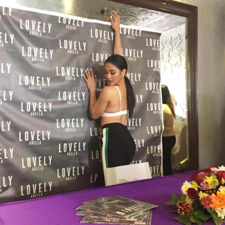 4 Hot Sexy Lovely Abella Bikini Pics