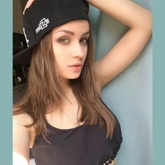 8 Hot Sexy Luna Darko Bikini Pics