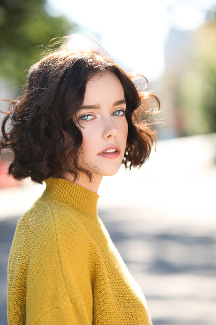 9 Hot Sexy Maemae Renfrow Bikini Pics