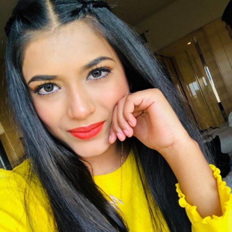 6 Hot Sexy Mahjabeen Ali Bikini Pics