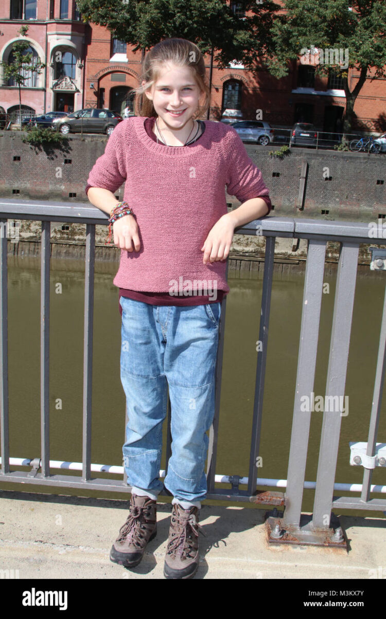 7 Hot Sexy Marleen Quentin Bikini Pics