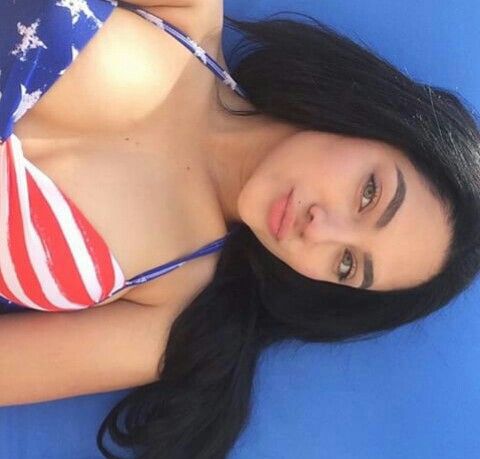 9 Hot Sexy Maryori Funez Bikini Pics