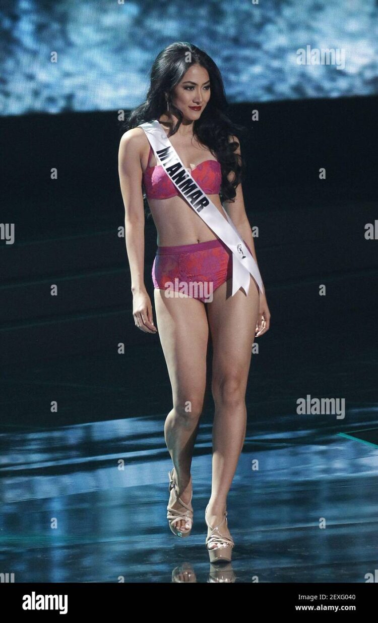 5 Hot Sexy May Barani Thaw Bikini Pics