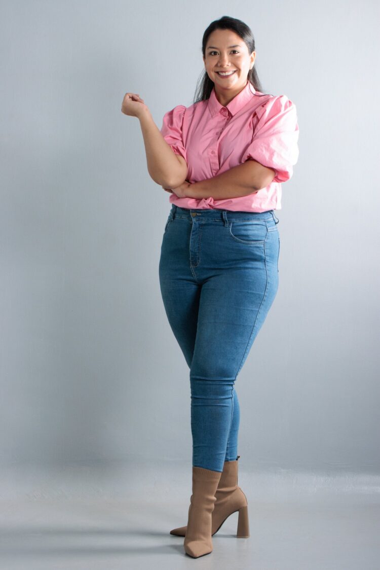 8 Hot Sexy Mayra Couto Bikini Pics