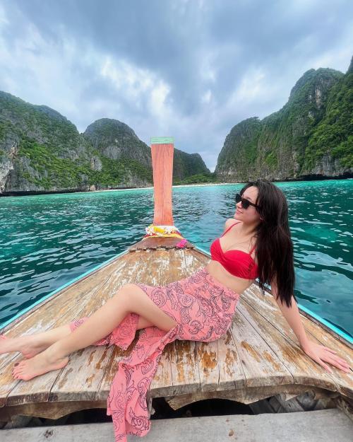 10 Hot Sexy Megan Domani Bikini Pics