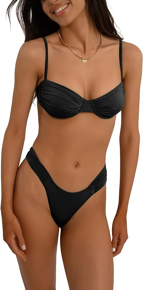 4 Hot Sexy Megan Soo Bikini Pics